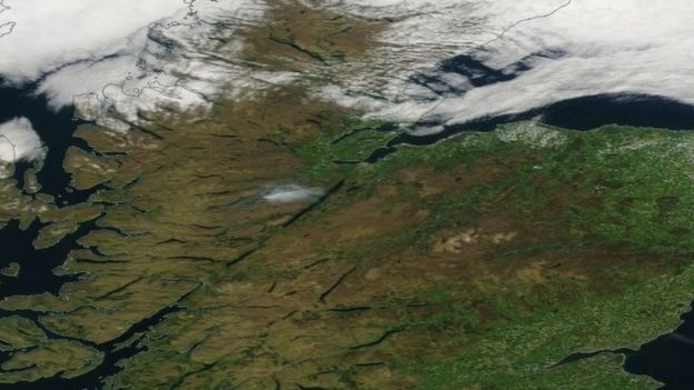 Cannich wildfire could be largest recorded in UK - BBC News