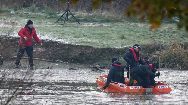 Solihull: Boys who fell into lake died from drowning - BBC News