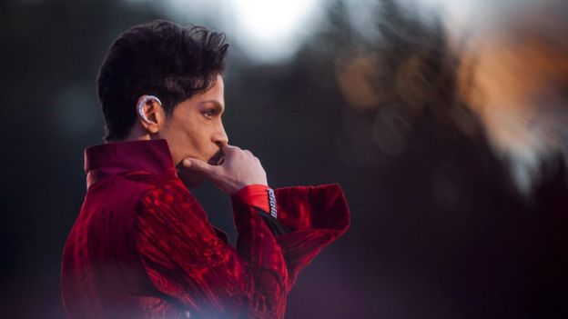 Prince death: Five strange stories about mysterious US musician - BBC News