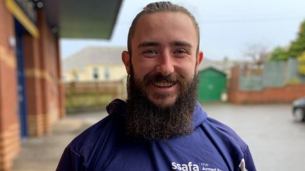 Dumfries army veteran Dan McNeil walks the UK coastline - BBC News