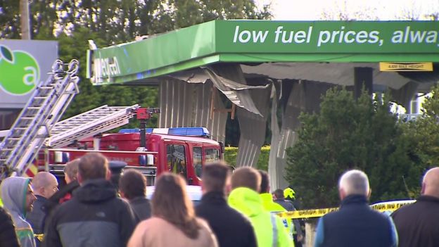 Creeslough: Three dead in Donegal explosion - BBC News