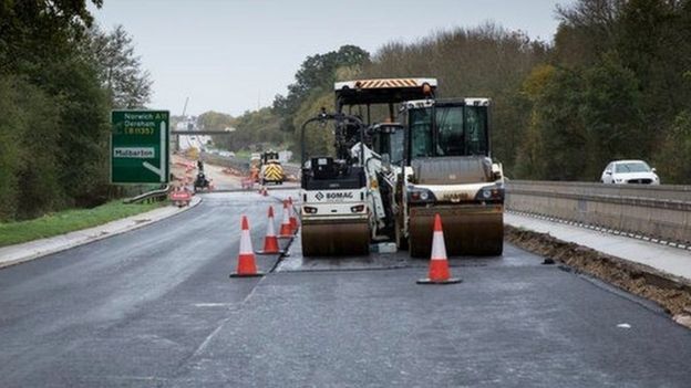 A11 roadworks in Norfolk send drivers on 64-mile diversion - BBC News