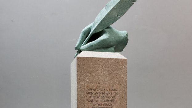 Horsham: Public consulted on Shelley memorial statue - BBC News