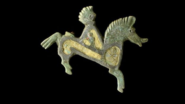 Roman crucifixion: First example in UK found in Cambridgeshire - BBC News