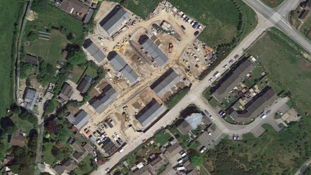 Kernowite: New mineral found on rock mined in Cornwall - BBC News
