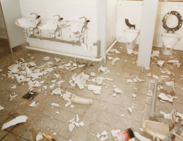 The prison riot that ended with the SAS - BBC News