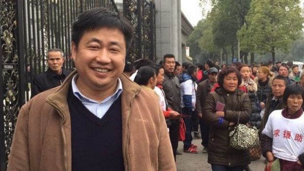 Chinese lawyer 'wore torture device for a month' - BBC News