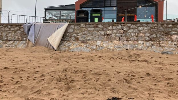 Exmouth subway closure plans withdrawn - BBC News