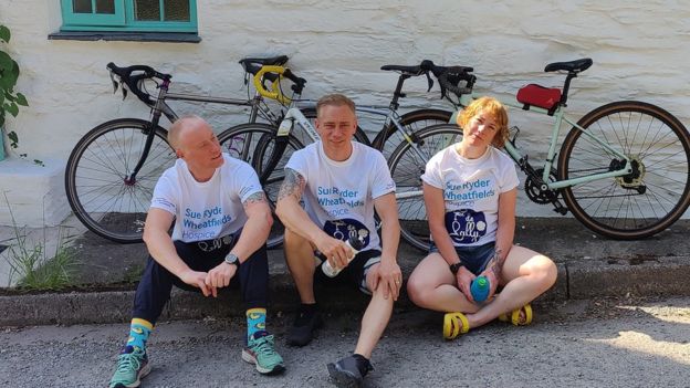 Siblings take on 186-mile Whitby to Sheffield cycle ride in mum's ...