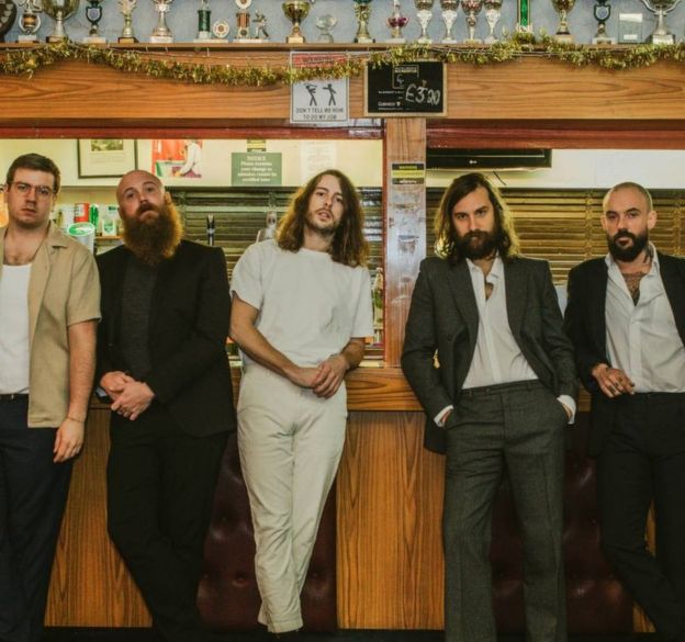 Idles: 'We're in a class war and the poor are losing' - BBC News