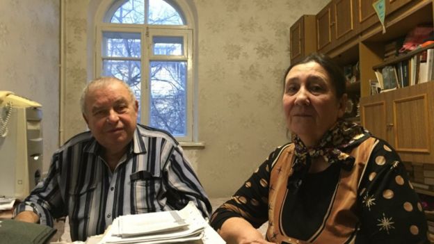 Родители Бабуровой: неонацизм возрождается на нищете людей - BBC News ...