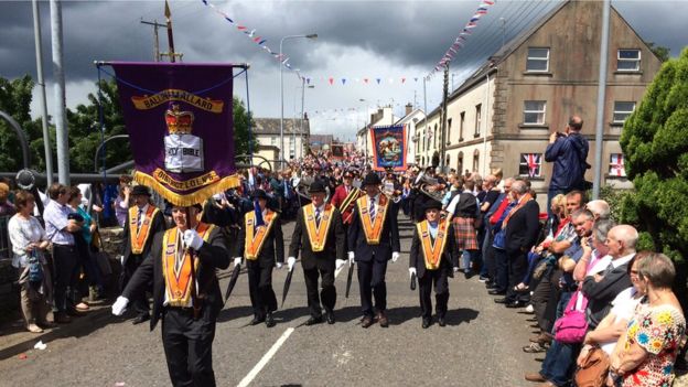 The Twelfth: Thousands march in Orange Order parades - BBC News