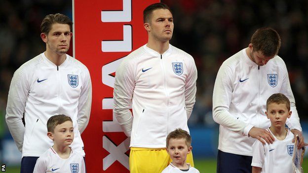 Simon Thomas: TV presenter proud of 'true hero' son, who walks out a ...