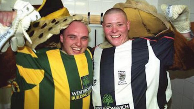 Twitter reacts to West Bromwich Albion boiler mascot - BBC News