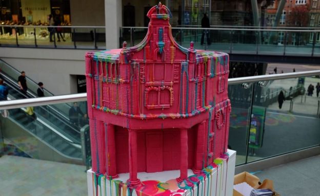 City of Cake: Leeds landmarks recreated in edible form - BBC News