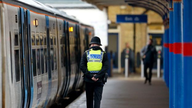 More violent crime reported on British railways - BBC News