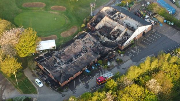 Lutterworth Golf Club fire destroys building - BBC News