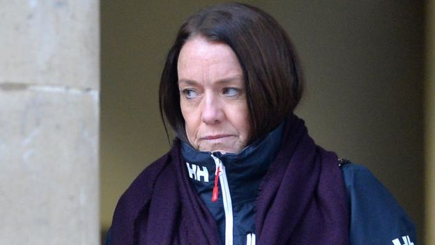 Leicestershire cancer charity scammers jailed - BBC News