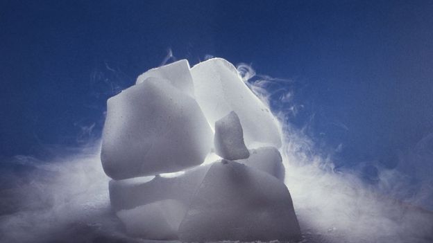 Three die in dry-ice incident at Moscow pool party - BBC News