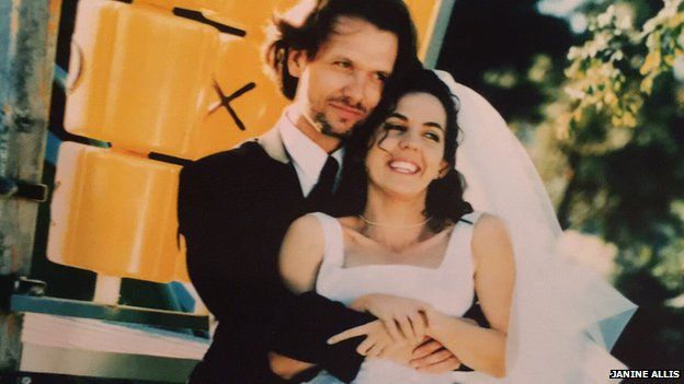 Janine Allis: From Bowie's barmaid to $230m businesswoman - BBC News