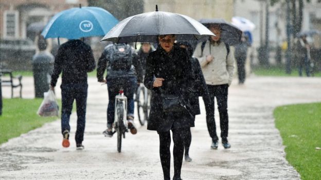 UK weather: More rain forecast after flash floods across Britain - BBC News