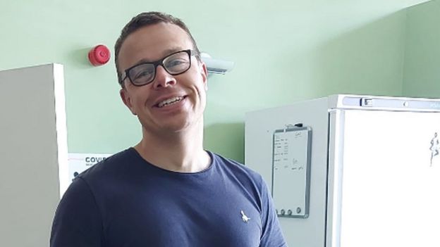 Cost of living: Food bank shame drives needy away - study - BBC News