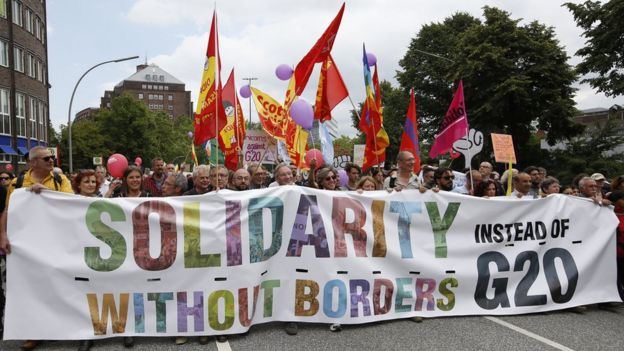 G20 clashes prompt German call for database of leftist militants - BBC News