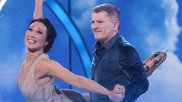 Dancing on Ice: Who was the first skater to be voted off? - BBC Newsround