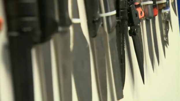 Knife-crime first aid should be taught, surgeon says - BBC News