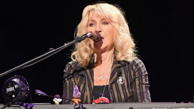 Christine McVie, Fleetwood Mac singer-songwriter, dies aged 79 - BBC News