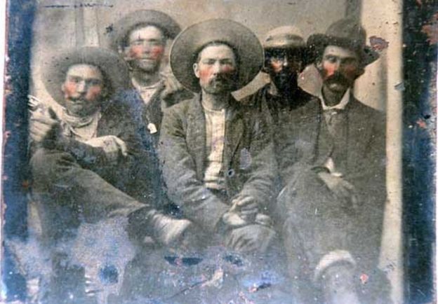 La foto de "Billy the Kid y el hombre que lo mató" encontrada en un ...