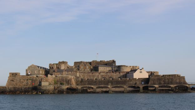 Excavation of Prisoners Walk at Castle Cornet proposed - BBC News