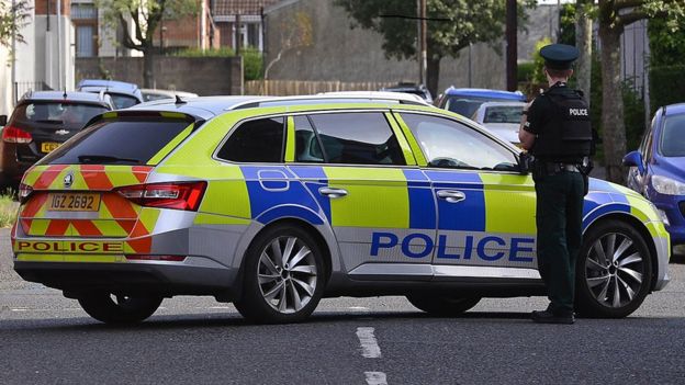 Alan Todd: Senior PSNI commander to stand down - BBC News