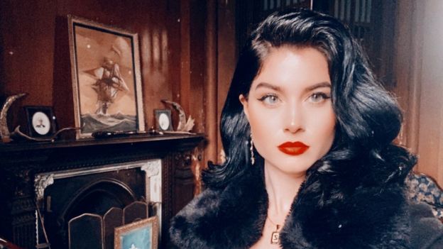 Evelyn Hollow: 'Don't call me a ghost hunter' - BBC News