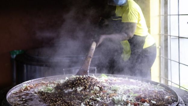 Kenya is launching Africa's biggest school meals programme - BBC Newsround