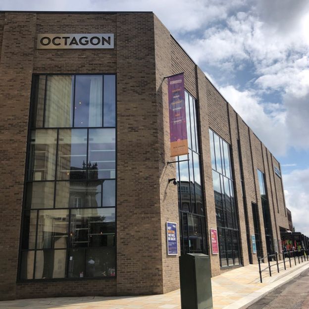 Bolton theatre's reopening show goes on despite Covid confusion - BBC News