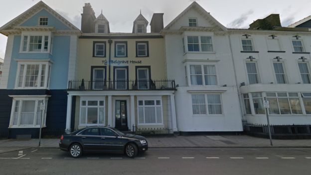 Aberystwyth hotel fire: Fears for guest missing after blaze - BBC News