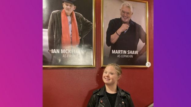 Sir Ian McKellen: Lord of the Rings star hangs out with young actor ...