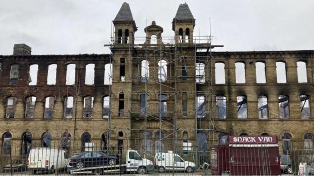 Dalton Mills : Teenagers charged over fire at Keighley site - BBC News