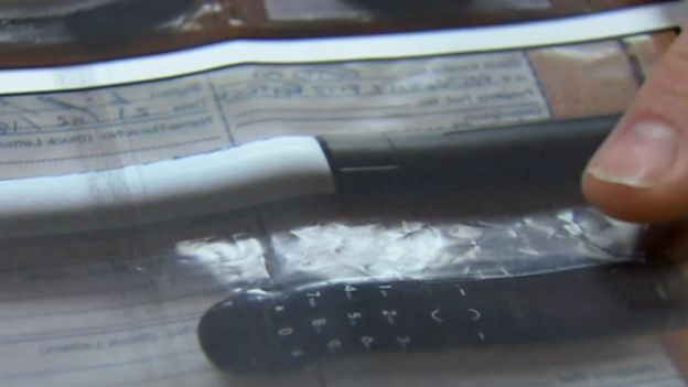 More prisons to get 'game changing' X-ray body scanners - BBC News