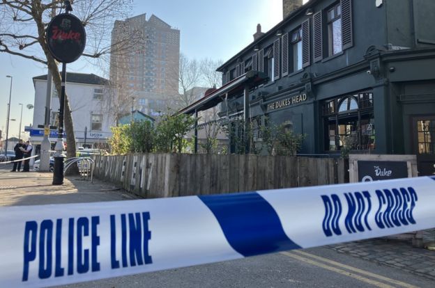 Walthamstow quadruple stabbing: Pub attack 'not gang-related' - BBC News