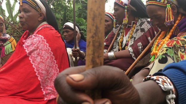 How clothes reflect growing Oromo ethnic pride in Ethiopia - BBC News