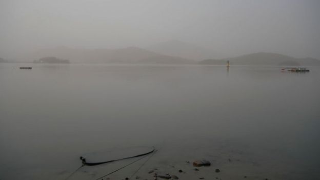 Yellow dust: Sandstorms bring misery from China to South Korea - BBC News
