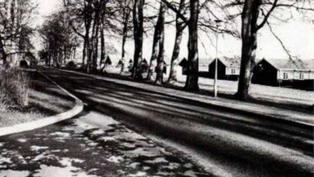 Forbidden love: The WW2 letters between two men - BBC News