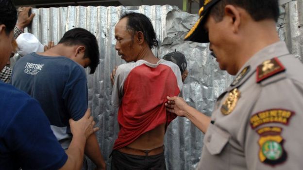 Asian Games: Indonesia police kill dozens in criminal crackdown - BBC News