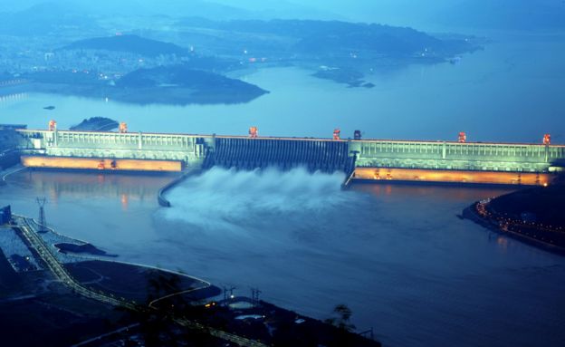 The spectacular failures and successes of massive dams - BBC News