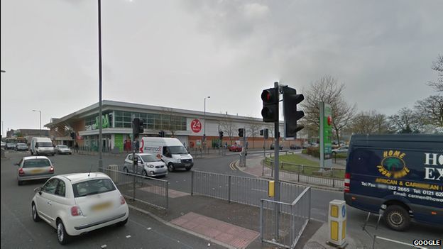 'Brazen' robbery at Asda supermarket in Liverpool - BBC News