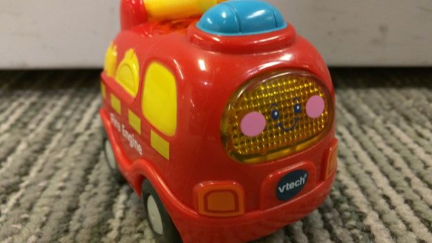 'Pictures of children' 'in Vtech hack - BBC News