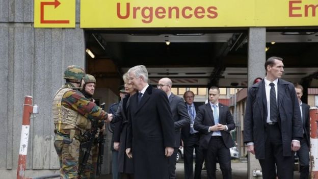 In pictures: Tributes to Brussels victims - BBC News