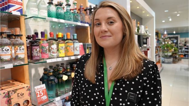 Tesco staff offered body cameras over crime fears - BBC News